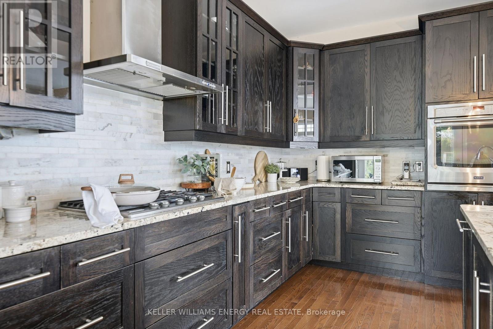 For sale: 7 PENINSULA DRIVE, Kawartha Lakes (Emily), Ontario K9J6X3 ...