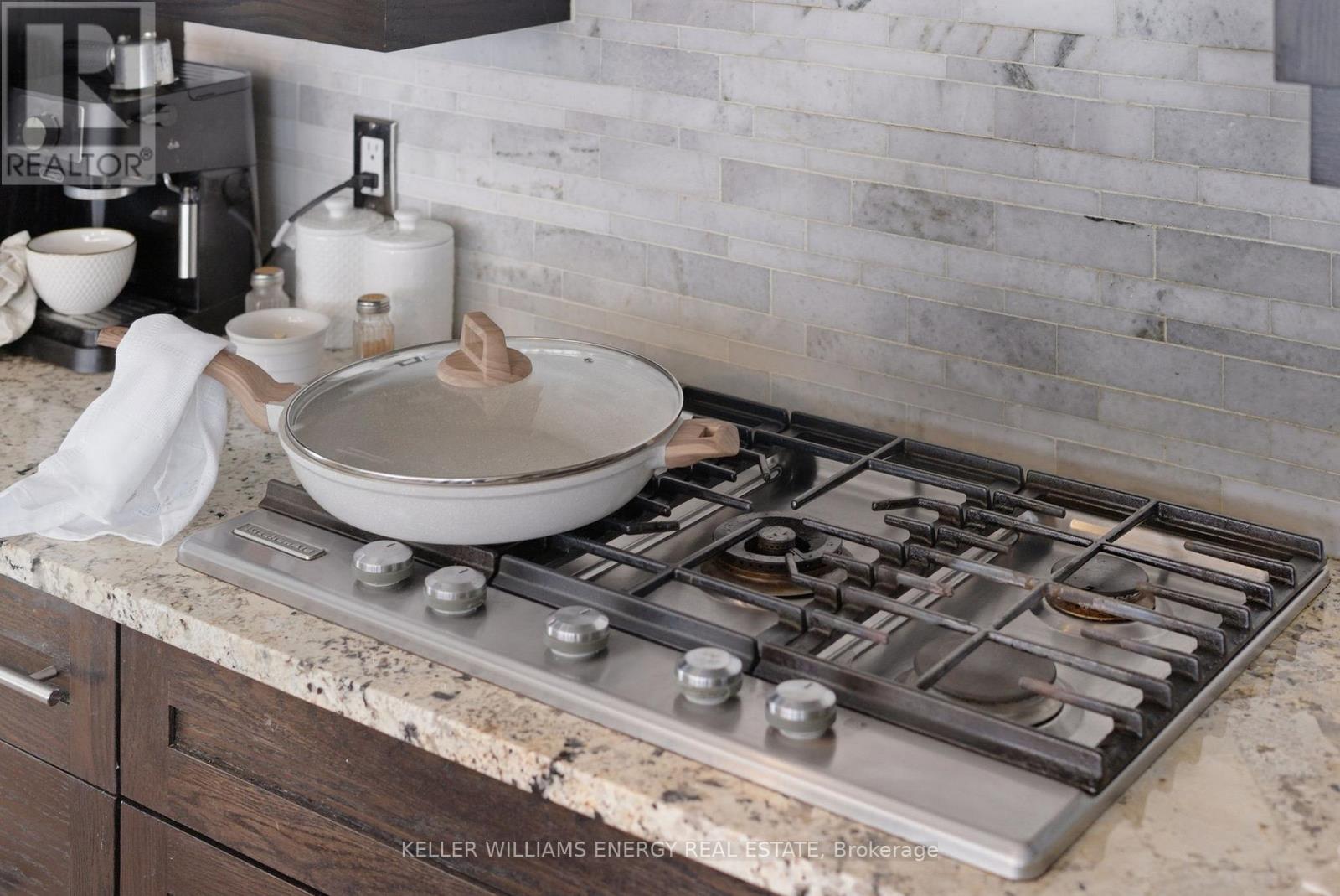 For sale: 7 PENINSULA DRIVE, Kawartha Lakes (Emily), Ontario K9J6X3 ...