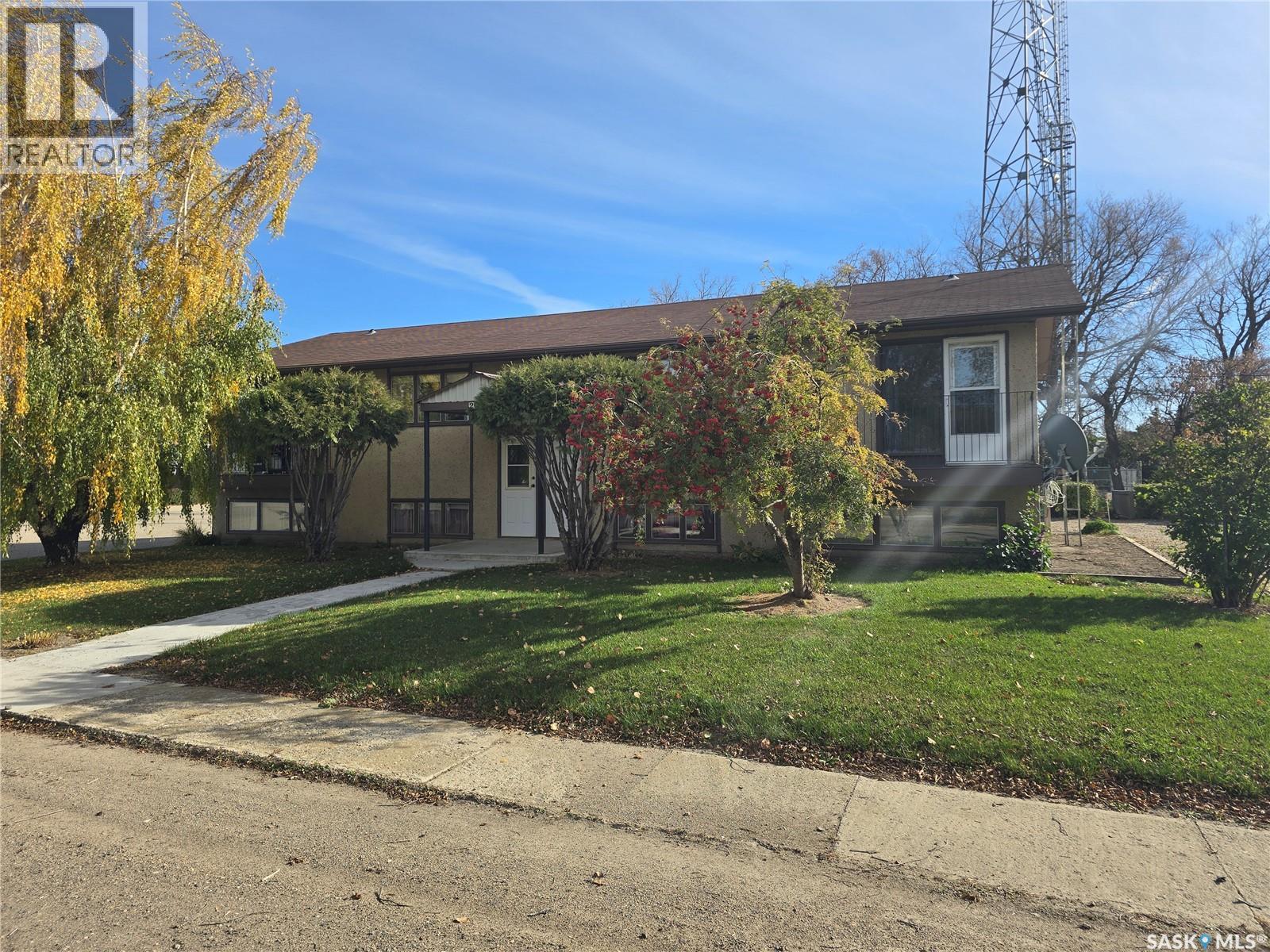 For sale: ABCD 201 King STREET, Punnichy, Saskatchewan S0A3C0 ...