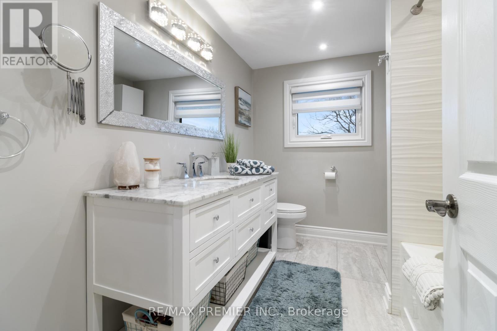 For sale: 60 NOBLEVIEW DRIVE, King (Nobleton), Ontario L0G1N0 ...