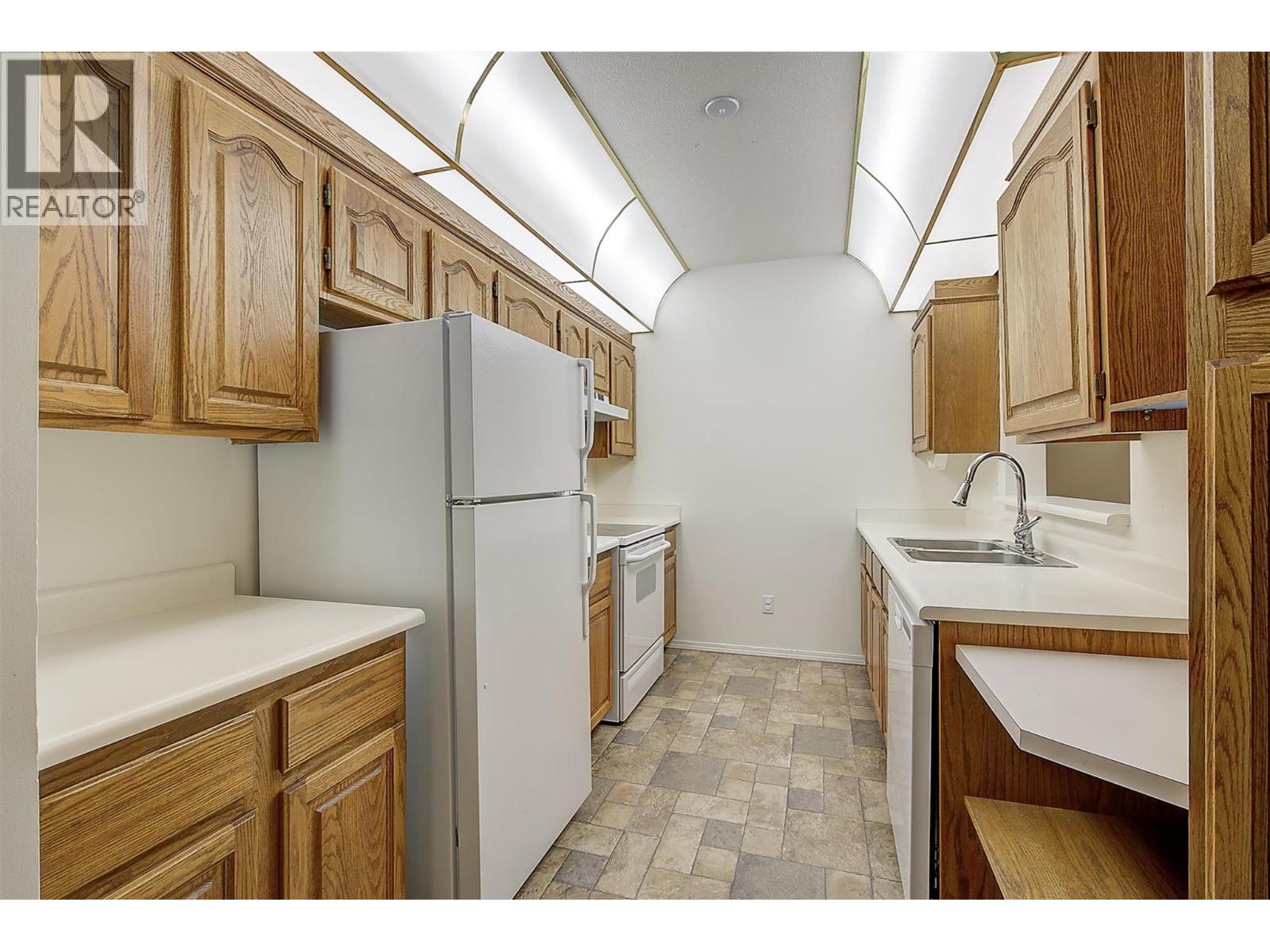 For sale: 1329 KLO Road Unit# 106, Kelowna, British Columbia V1W3N9 ...