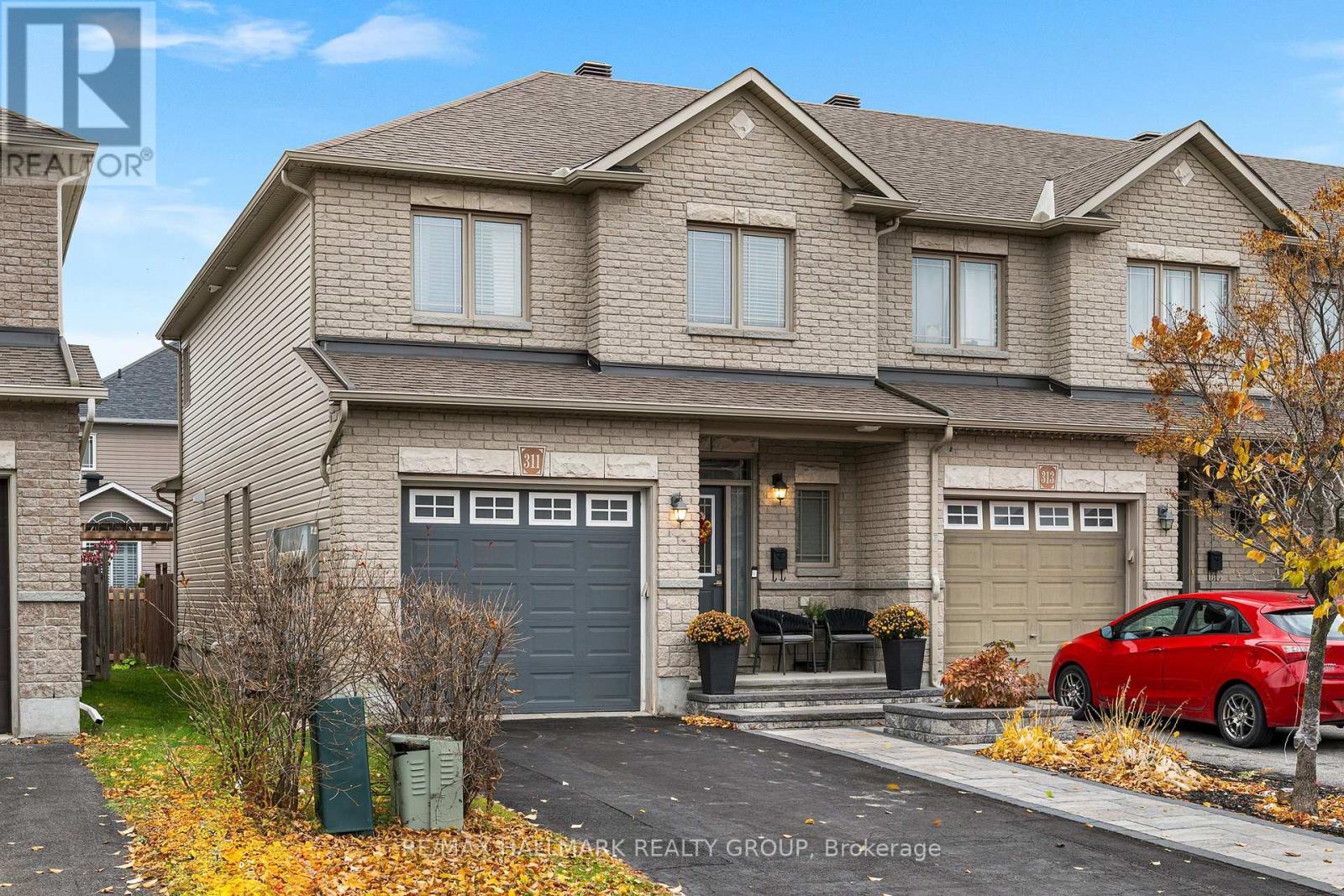 À vendre : 311 TRAVIS STREET, Ottawa, Ontario K1W0E5 - X12590324 ...