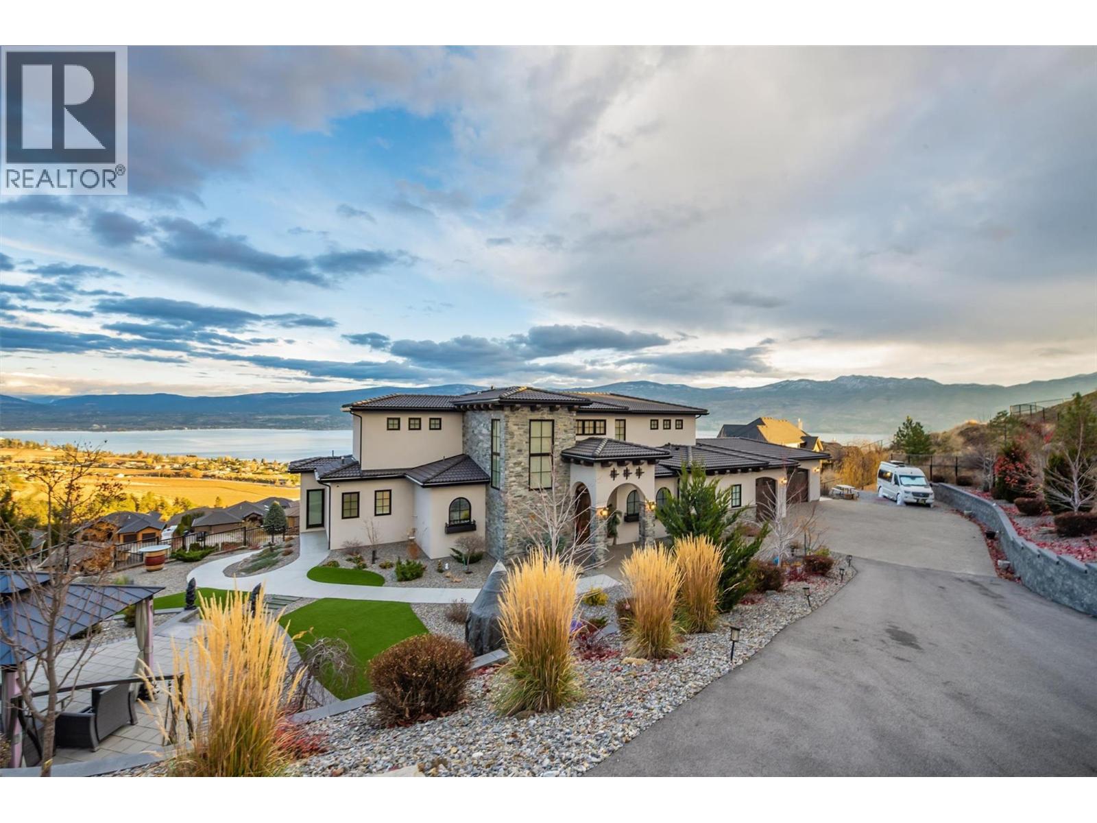 À vendre : 3279 Vineyard View Drive, West Kelowna, Colombie-Britannique ...