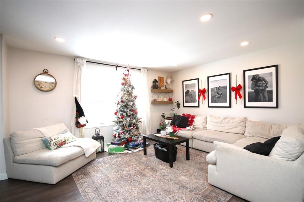 For sale: 116 5th Street NW, Carman, Manitoba R0G0J0 - 202529559 ...