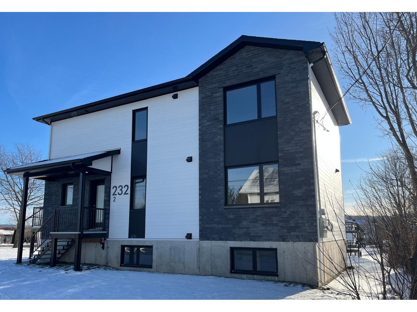 For rent: 232 Rue du Coteau, #3, Cap-Saint-Ignace, Quebec G0R1H0 ...