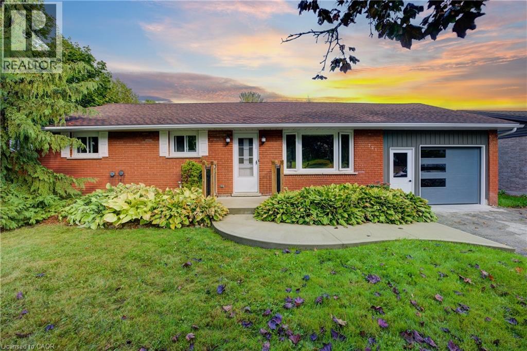 For sale: 721 WATERLOO Street, Mount Forest, Ontario N0G2L3 - 40791541 ...