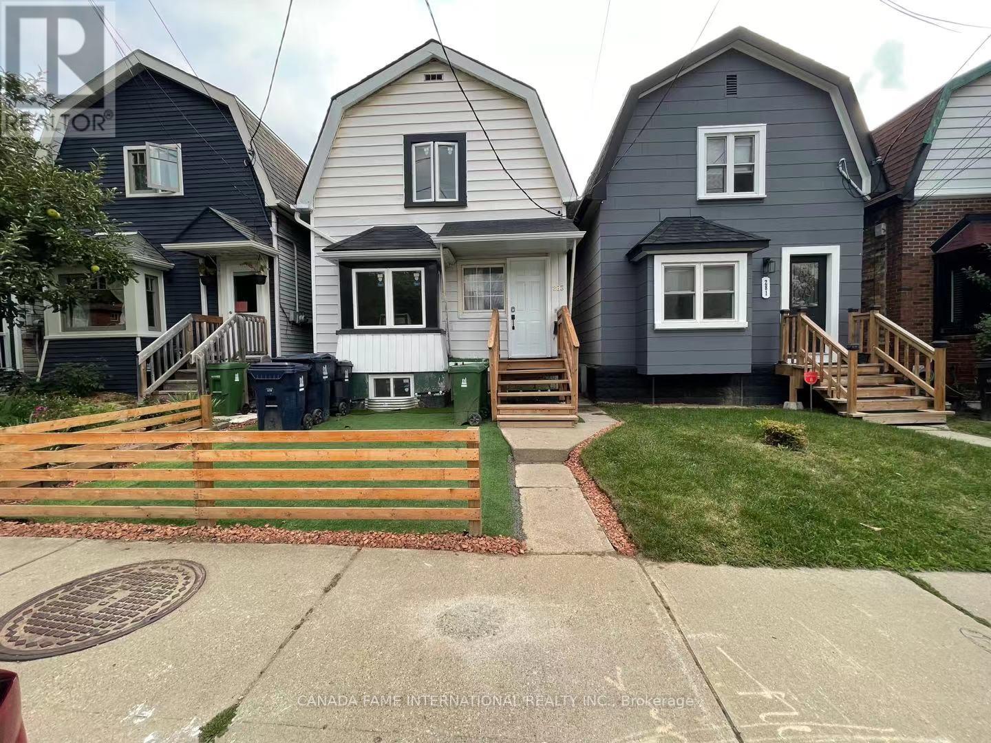 For sale: 283 HARVIE AVENUE, Toronto (Caledonia-Fairbank), Ontario ...