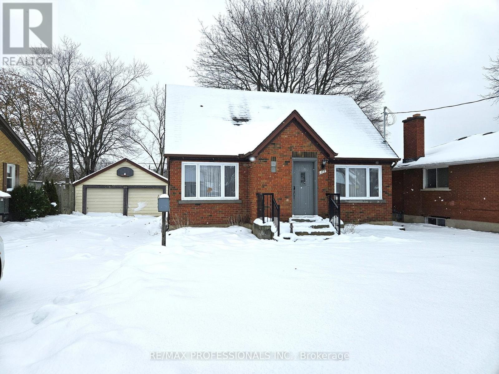 For rent: 177 NINTH AVENUE, Kitchener, Ontario N2C1S9 - X12609224 ...