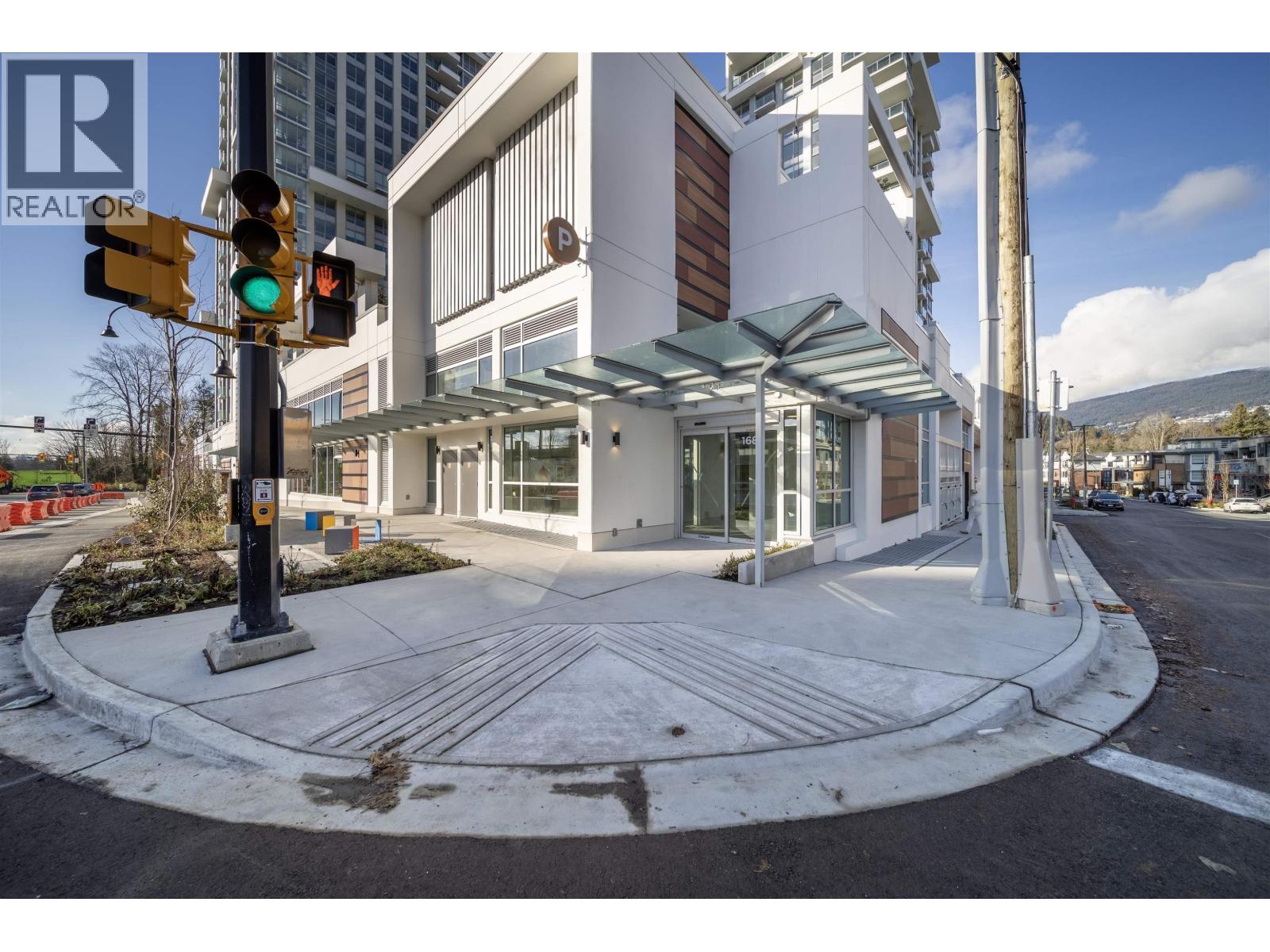For sale: 1683 CAPILANO ROAD, North Vancouver, British Columbia V7P3B4 ...