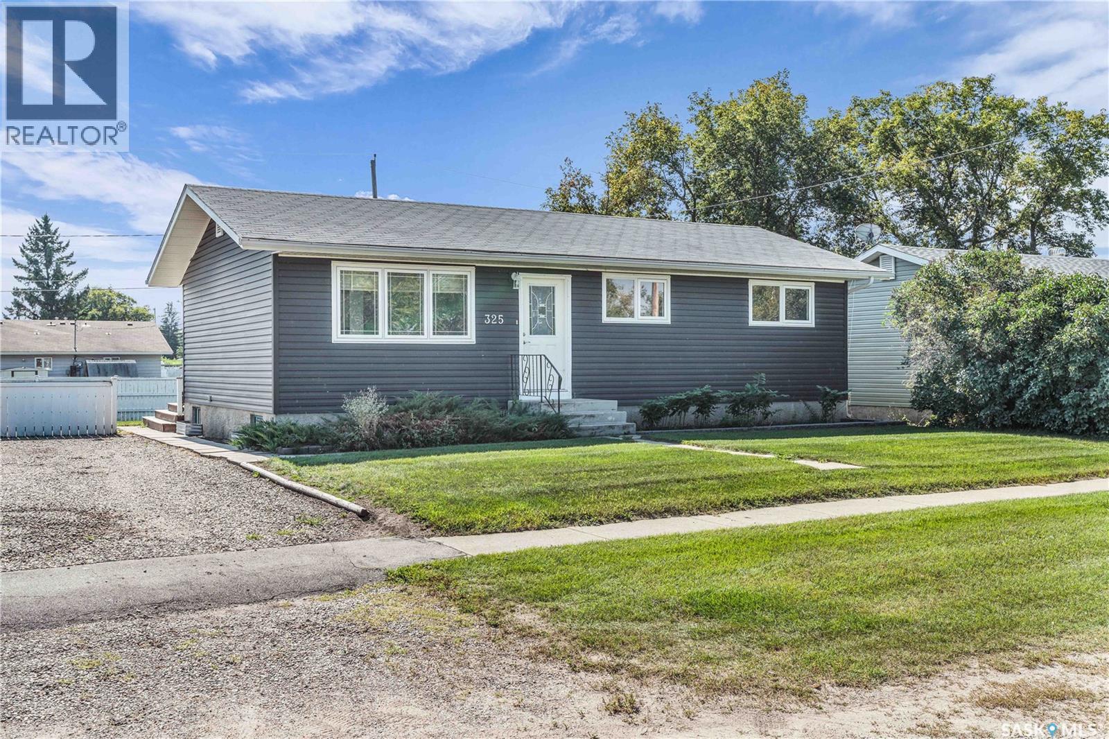 For sale: 325 Riverside DRIVE, St. Louis, Saskatchewan S0J2C0 ...