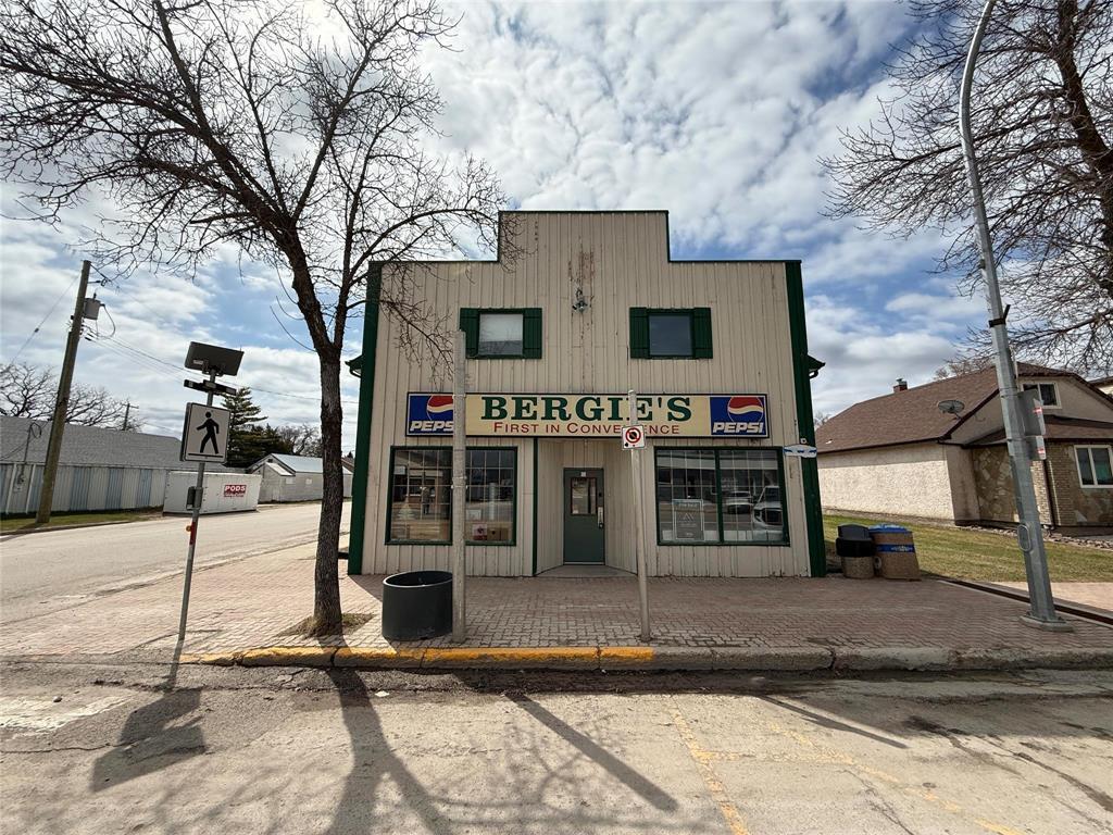 For sale: 654 Park Avenue, Beausejour, Manitoba R0E0C0 - 202529674 ...