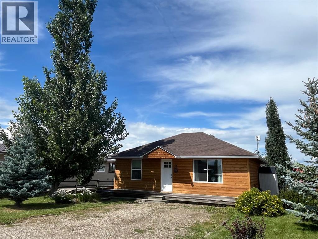 For sale: 31 Mountain Vista Estates Drive, Hill Spring, Alberta T0K1E0 ...