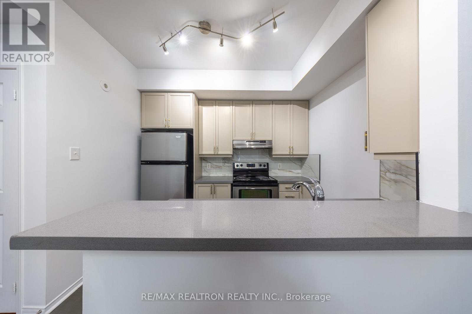 For rent: 114 - 5035 OSCAR PETERSON BOULEVARD, Mississauga (Churchill Meadows), Ontario L5M0P4 ...