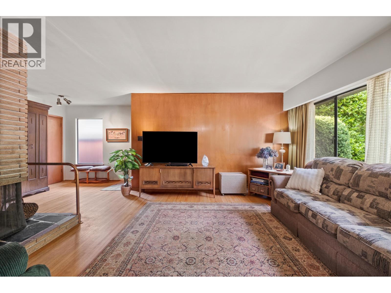 For sale: 2239 WINDRIDGE DRIVE, North Vancouver, British Columbia ...