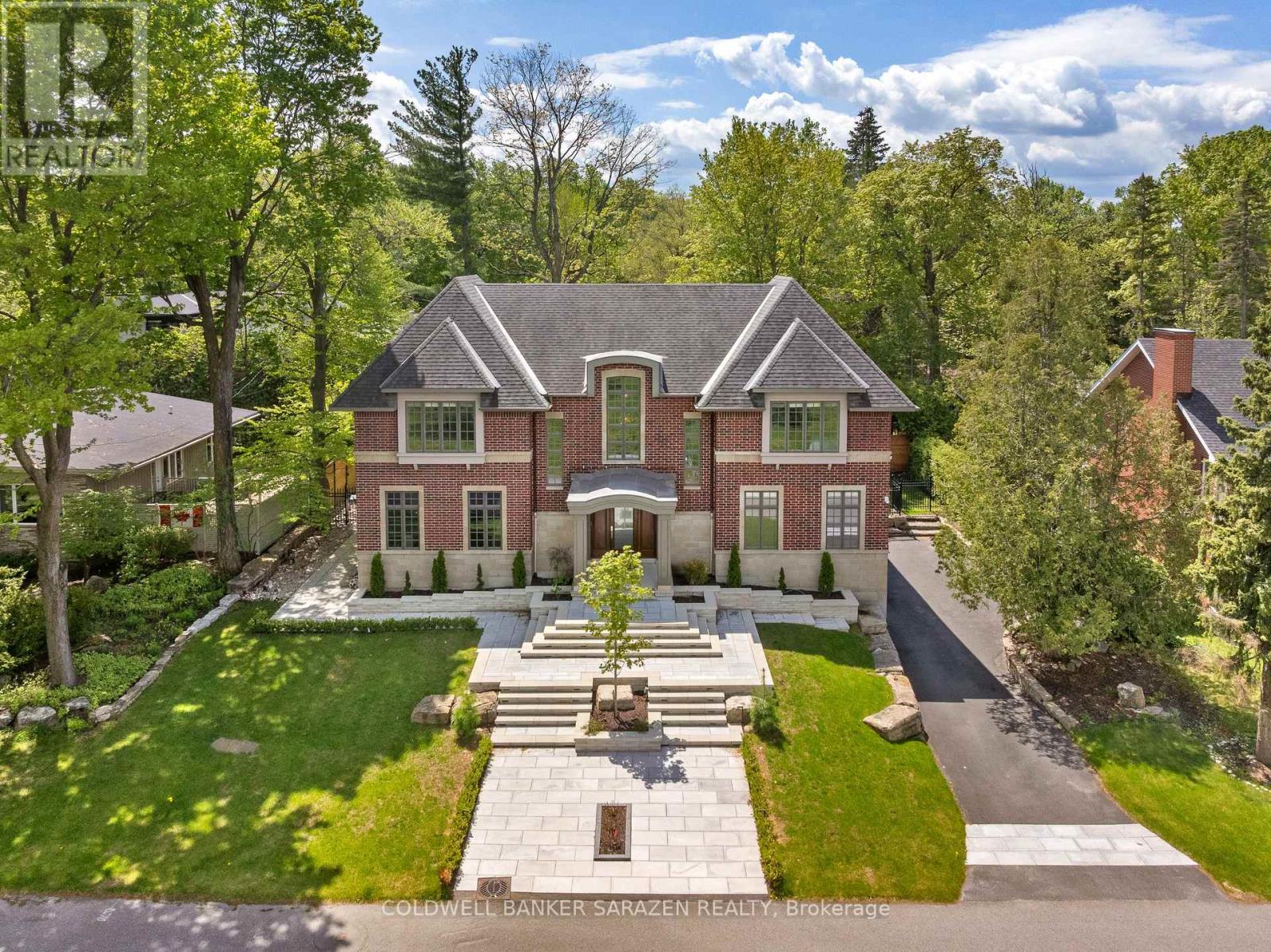 For sale: 250 SANDRIDGE ROAD, Ottawa, Ontario K1L5A2 - X12493518 ...