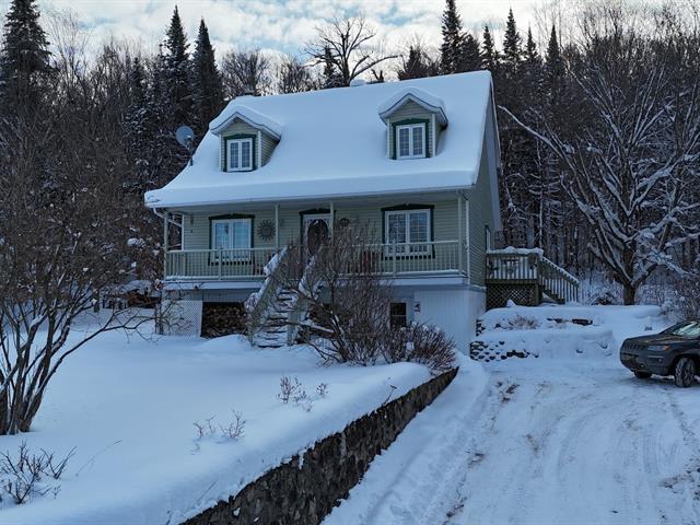 For sale: 327 Ch. de la Rouge, Huberdeau, Quebec J0T1G0 - 27749027 ...