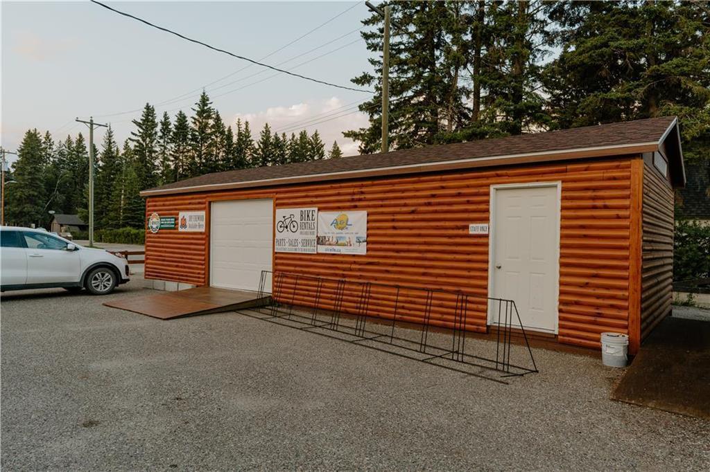 For sale: 120 WASAGAMING Drive, Clear Lake, Manitoba R0J1N0 - 202529842 ...