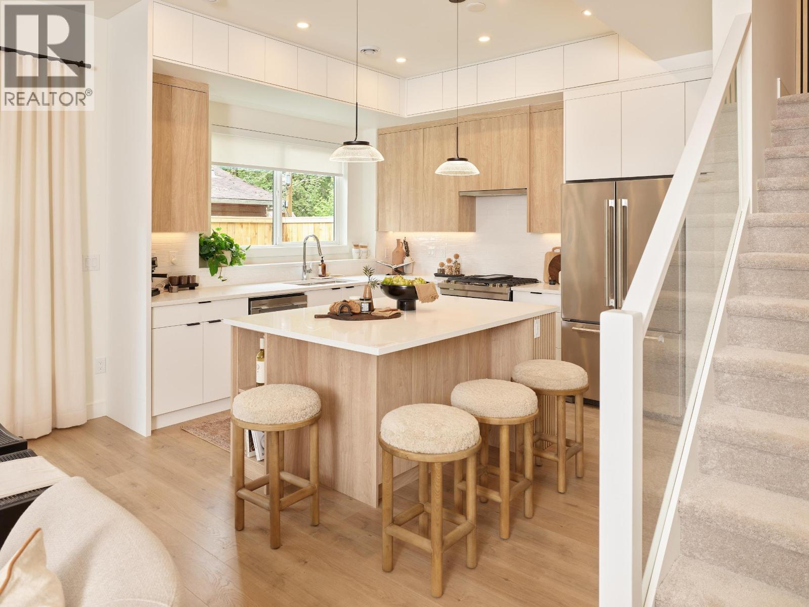 For sale: 1 23697 FERN CRESCENT, Maple Ridge, British Columbia V4R0J4 ...