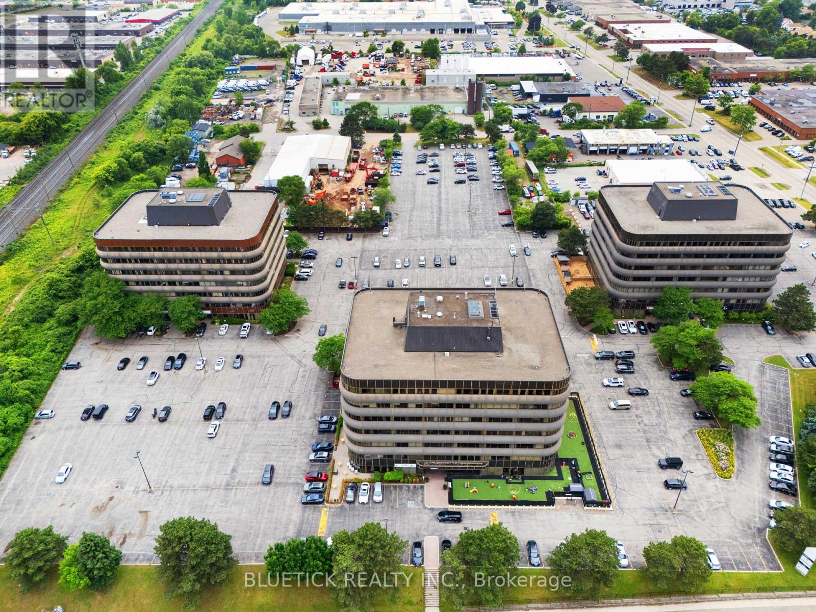 For rent: 600-7 - 710 DORVAL DRIVE, Oakville (QE Queen Elizabeth ...