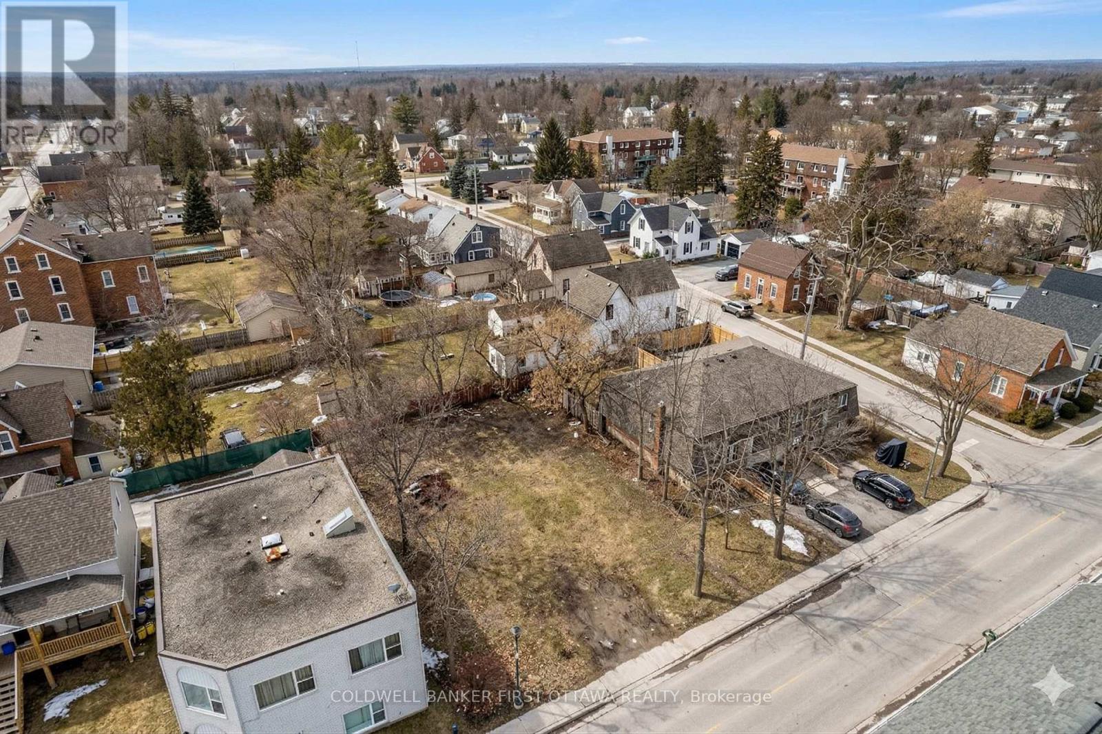 For sale: 274 BRIDGE STREET, Carleton Place, Ontario K7H3H6 - X12637194 ...