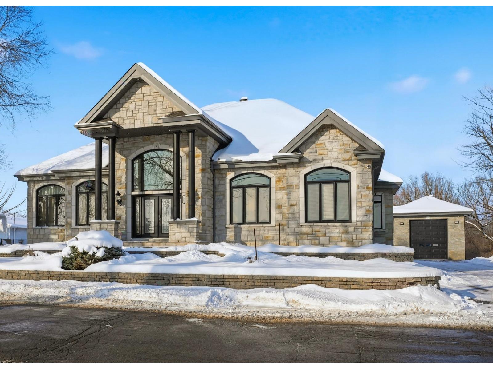 For sale: 357 Ch. du Fer-à-Cheval, Gatineau (Masson-Angers), Quebec ...