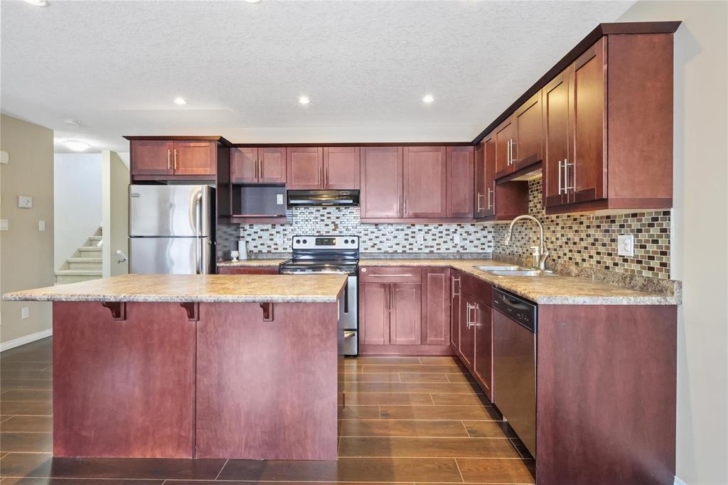 For sale: 44 Birchwood Drive, Brandon, Manitoba R7A7T5 - 202530173 ...