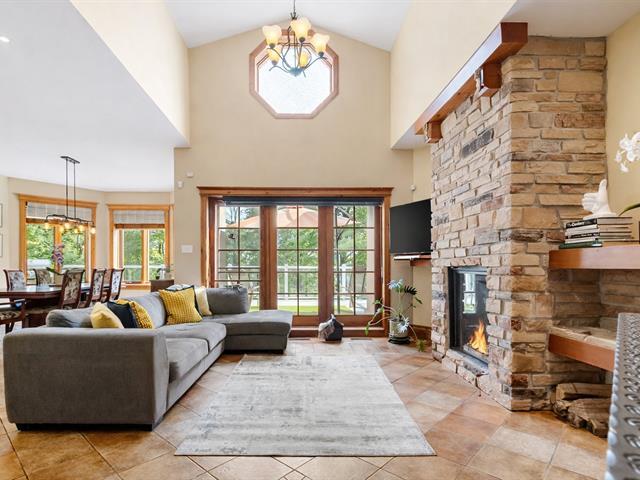 For sale: 140 Ch. Éric, Val-des-Lacs, Quebec J0T2P0 - 22127490 | REALTOR.ca