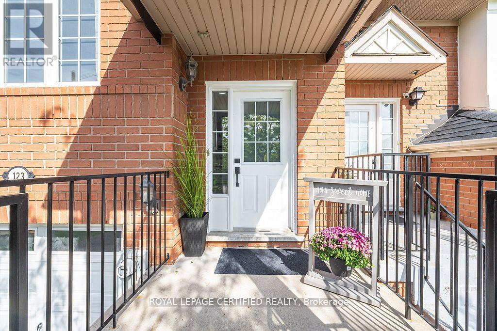 À vendre : 123 DUNLOP COURT, Brampton (Fletcher's Meadow), Ontario ...