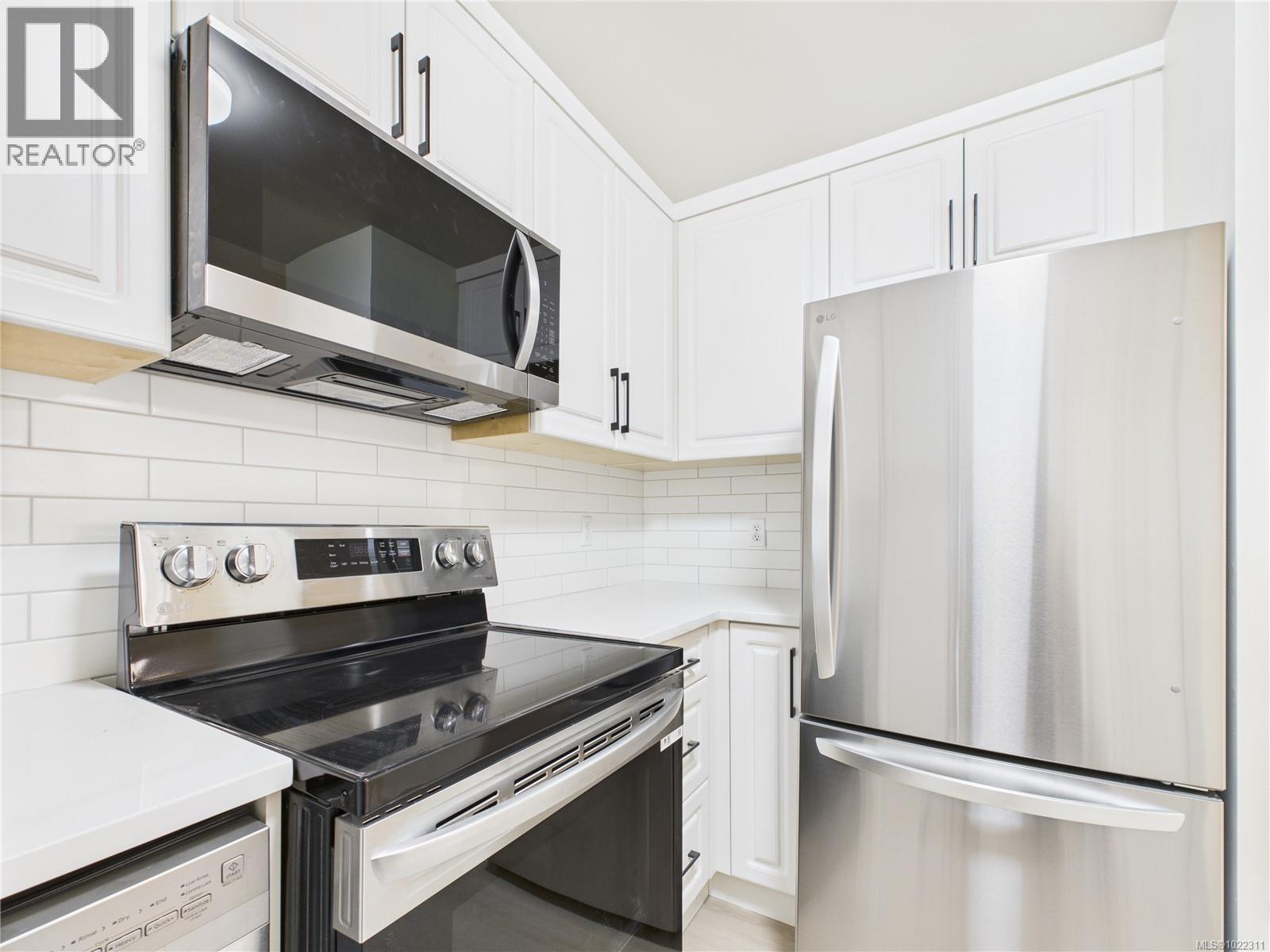 For sale: 102 1028 Balmoral Rd, Victoria, British Columbia V8T1A8 ...