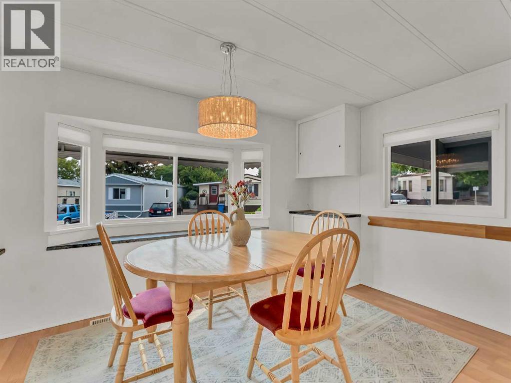 À vendre : 135 Anson Avenue SW, Medicine Hat, Alberta T1A8A1 - A2276475 ...