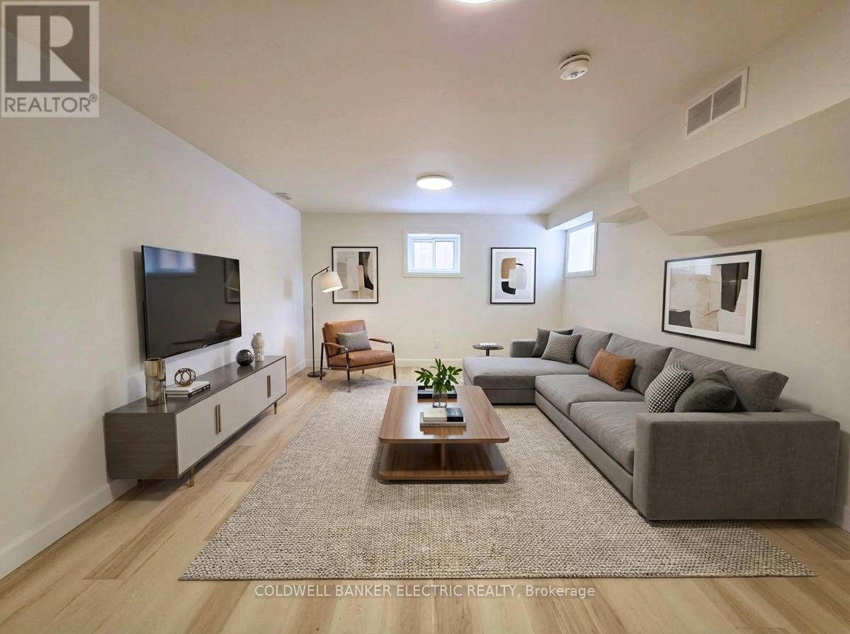 For sale: 220 ROGERS STREET, Peterborough (Ashburnham Ward 4), Ontario ...