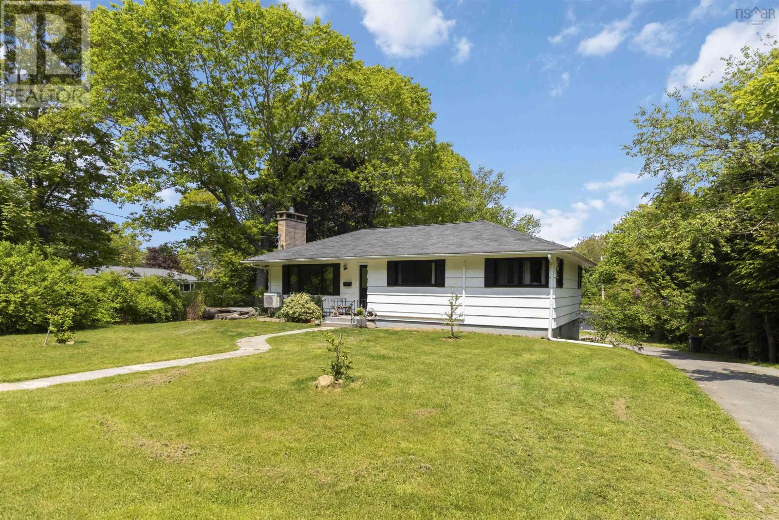 For sale: 51 Albert Street, Bridgewater, Nova Scotia B4V1G7 - 202600029 ...