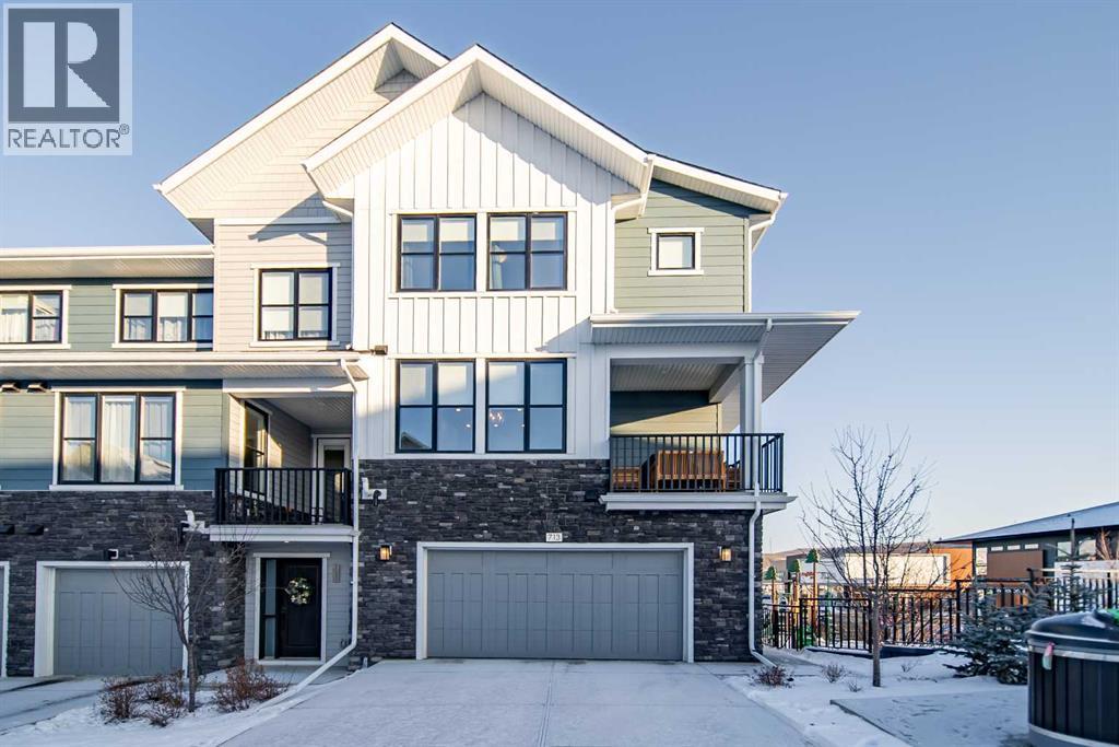 713 Crestridge Common SW, Calgary, Alberta T3B6L6 - A2276189 | REALTOR.ca