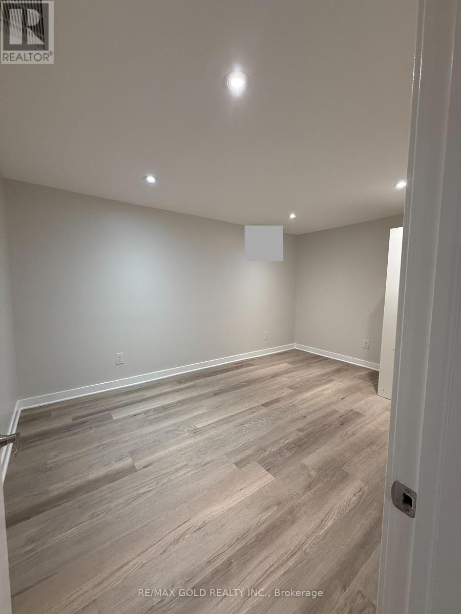 À louer : BSMT - 130 DUNCANWOODS DRIVE, Toronto (Humber Summit ...