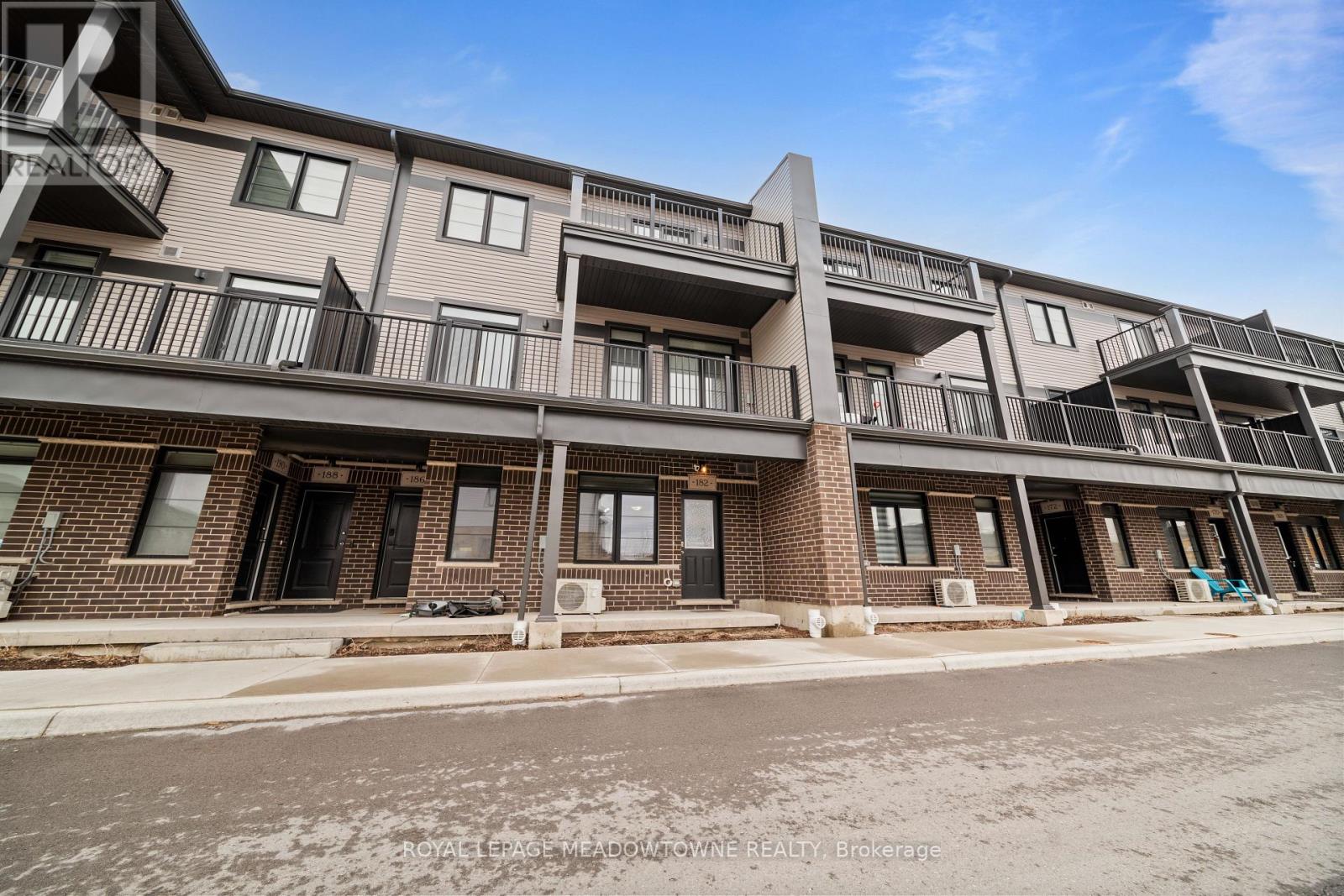 For sale: 6 - 182 OAT LANE, Kitchener, Ontario N2R0S8 - X12657030 ...