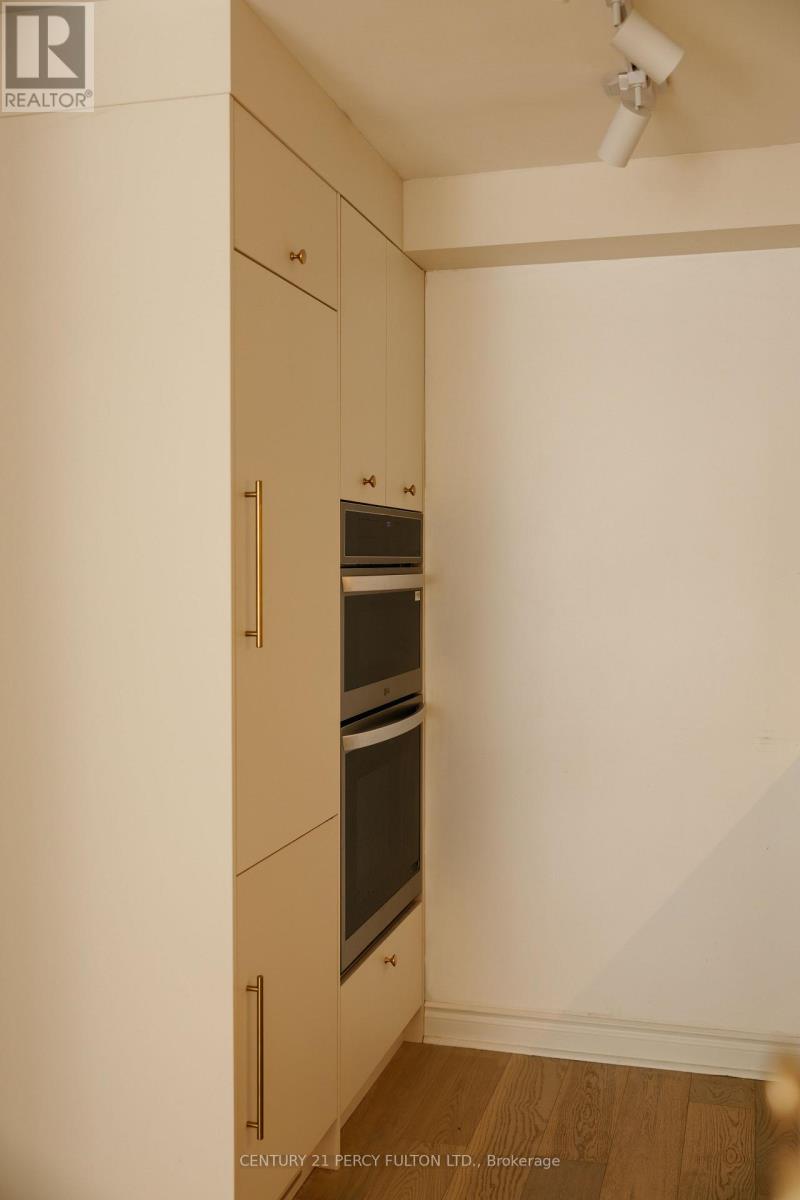 For sale: 302 - 1 RIPLEY AVENUE, Toronto (High Park-Swansea), Ontario ...