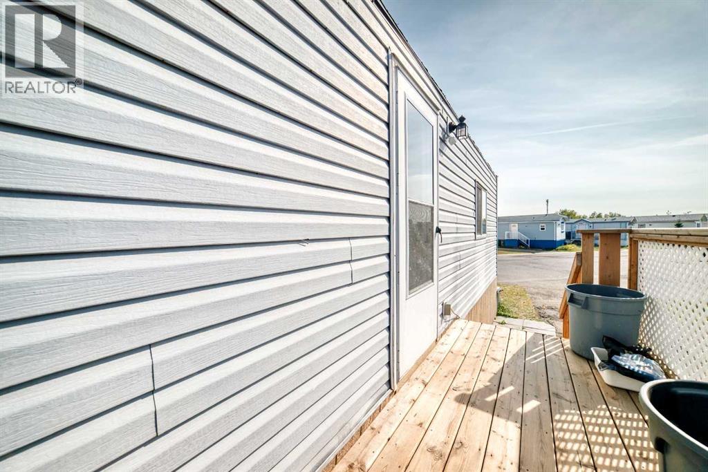 724, 1101 84 Street NE, Calgary, Alberta T2A7X2 - A2276458 | REALTOR.ca