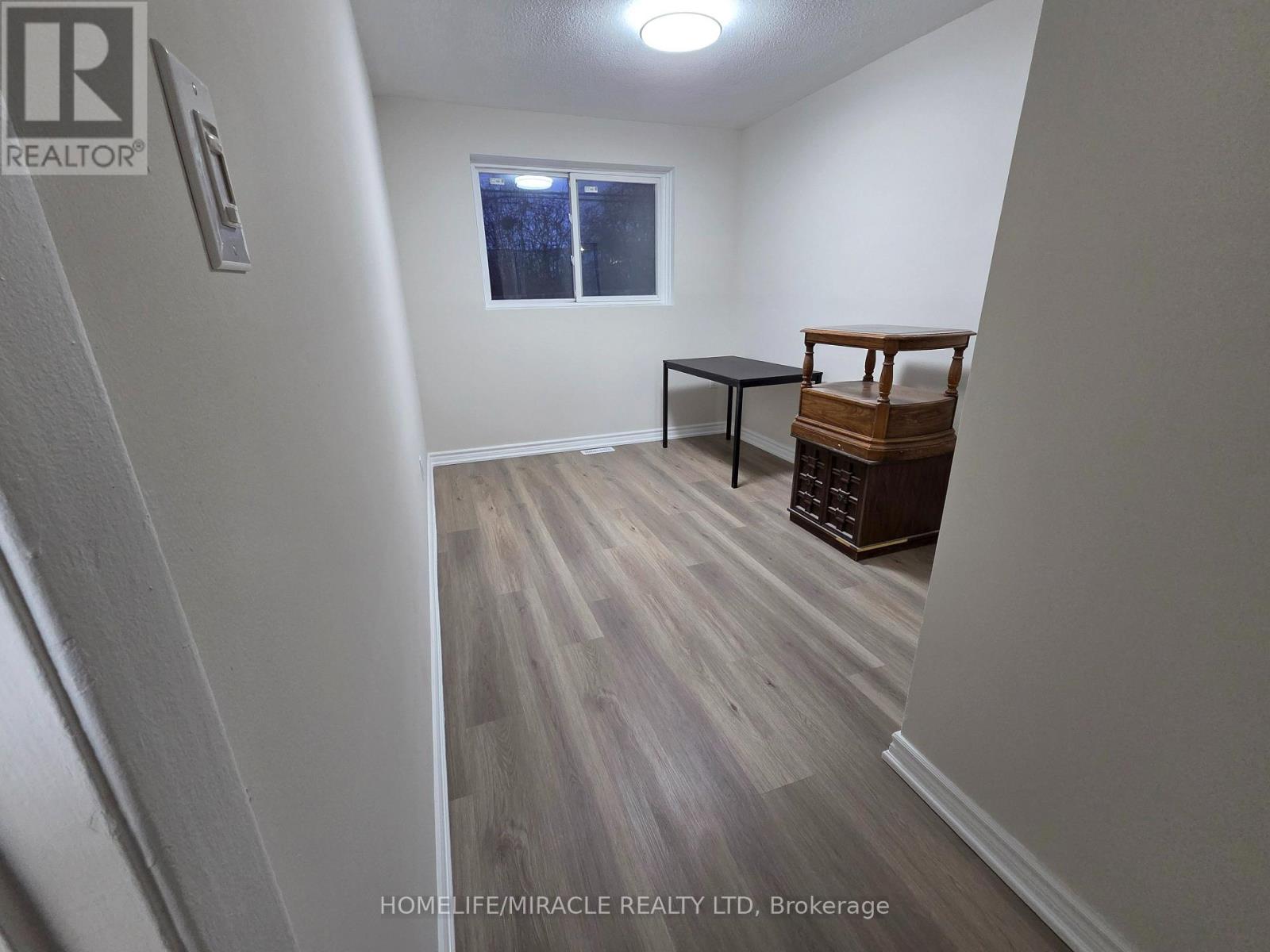 À louer : 49 ELMVALE CRESCENT, Toronto (West Humber-Clairville ...