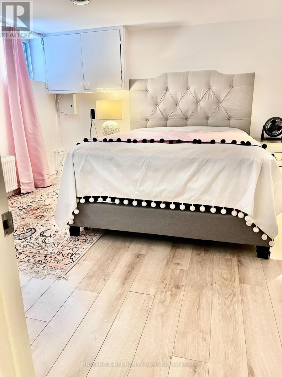 For rent: LOWER FLOOR - 220 ROSE PARK DR DRIVE, Toronto (Rosedale-Moore ...