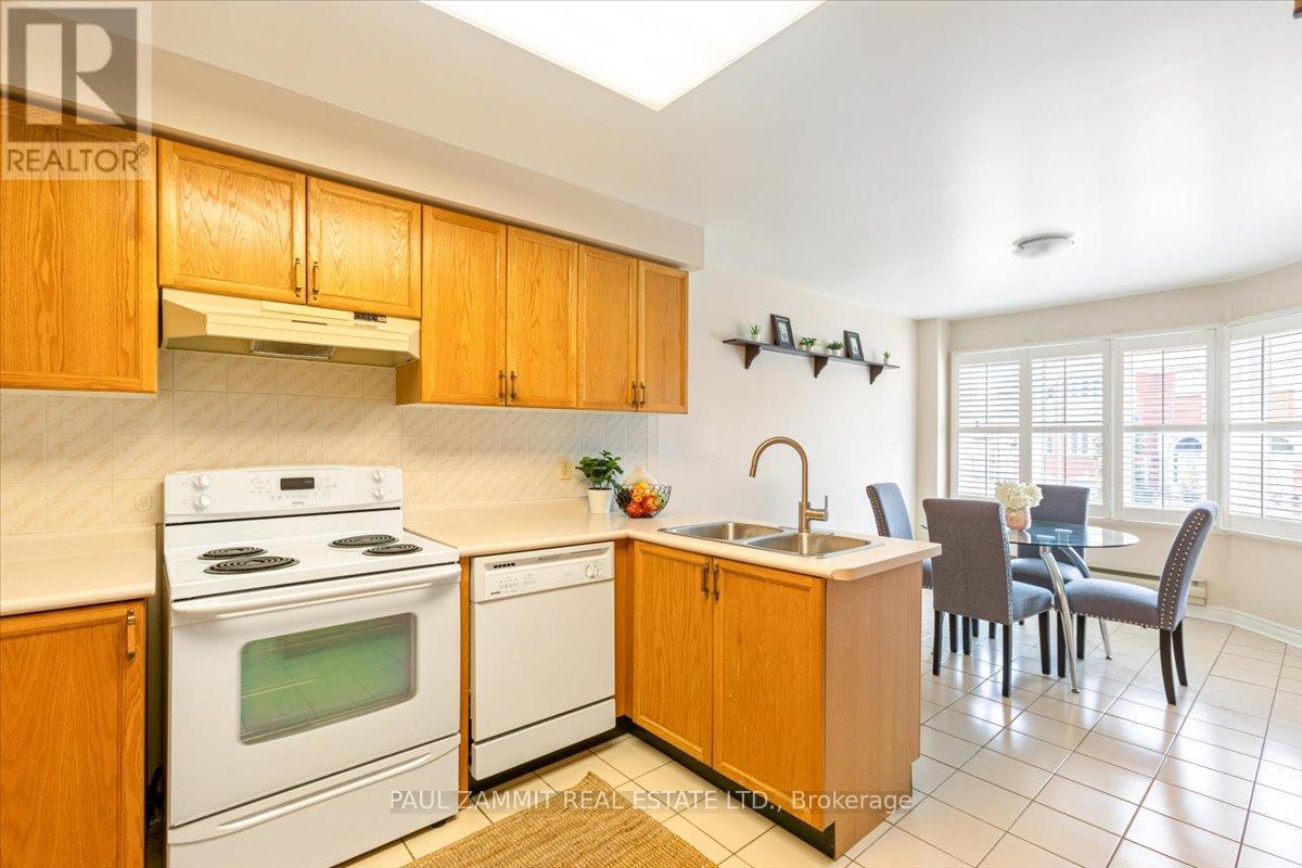 For sale: 28 - 80 MCCALLUM DRIVE, Richmond Hill (North Richvale ...