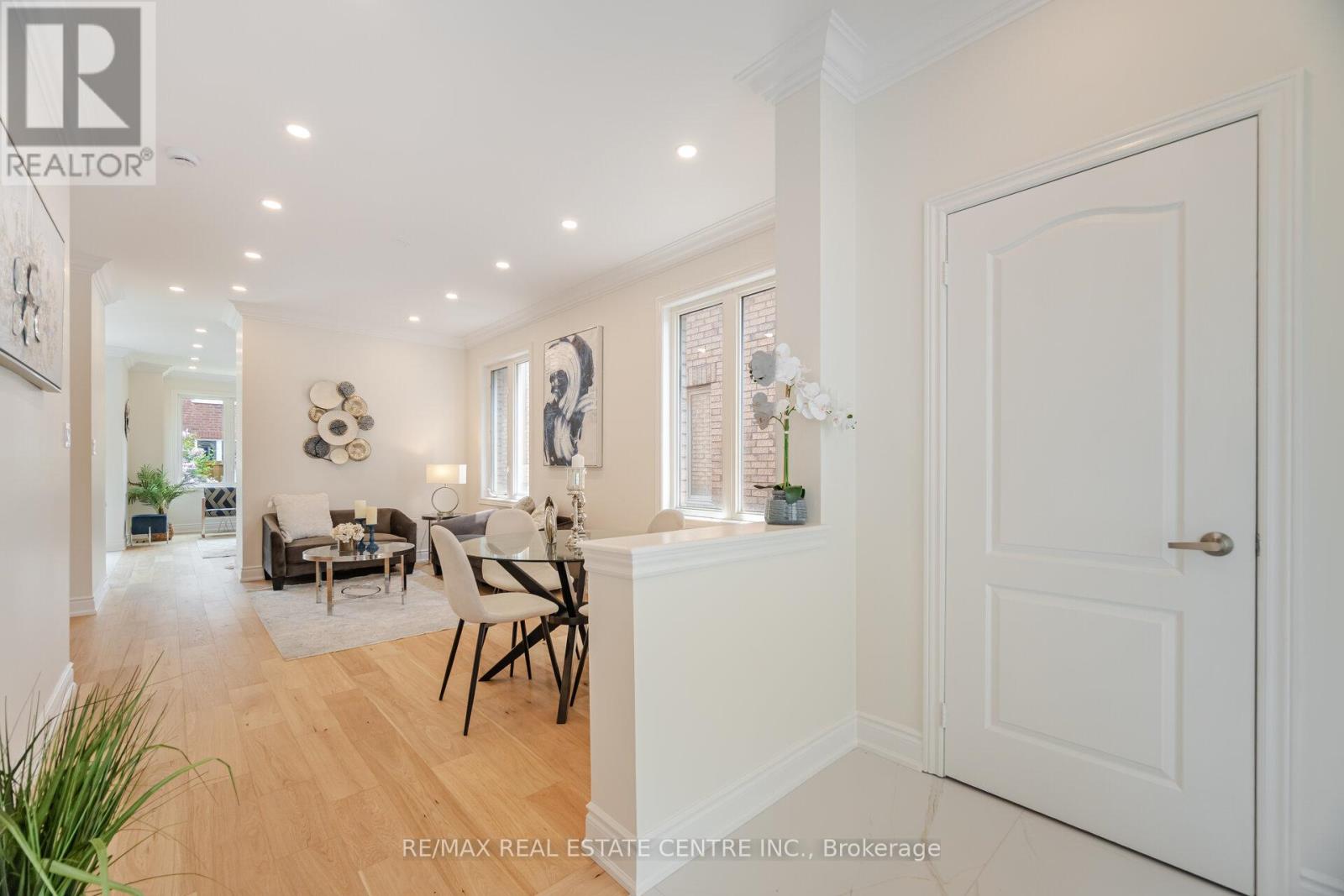 For sale: 200 WESTON DRIVE, Milton (SC Scott), Ontario L9T0V1 ...