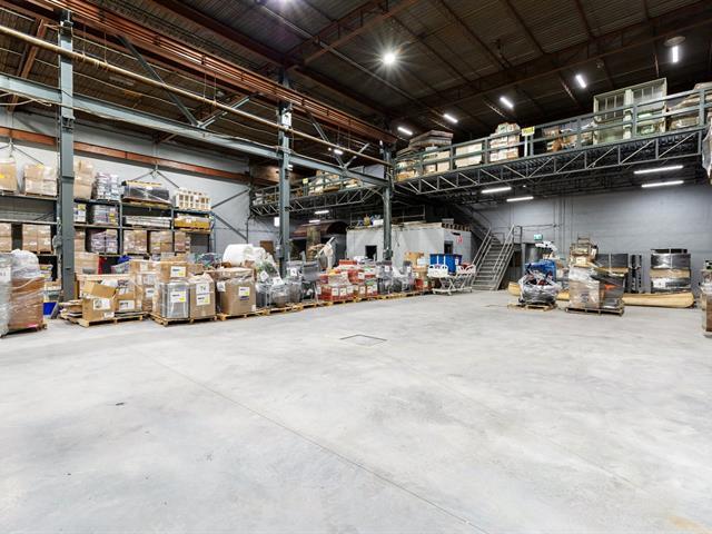 For lease: 499 Av. Laurendeau, Montréal-Est, Quebec H1B4Z3 - 18866717 ...