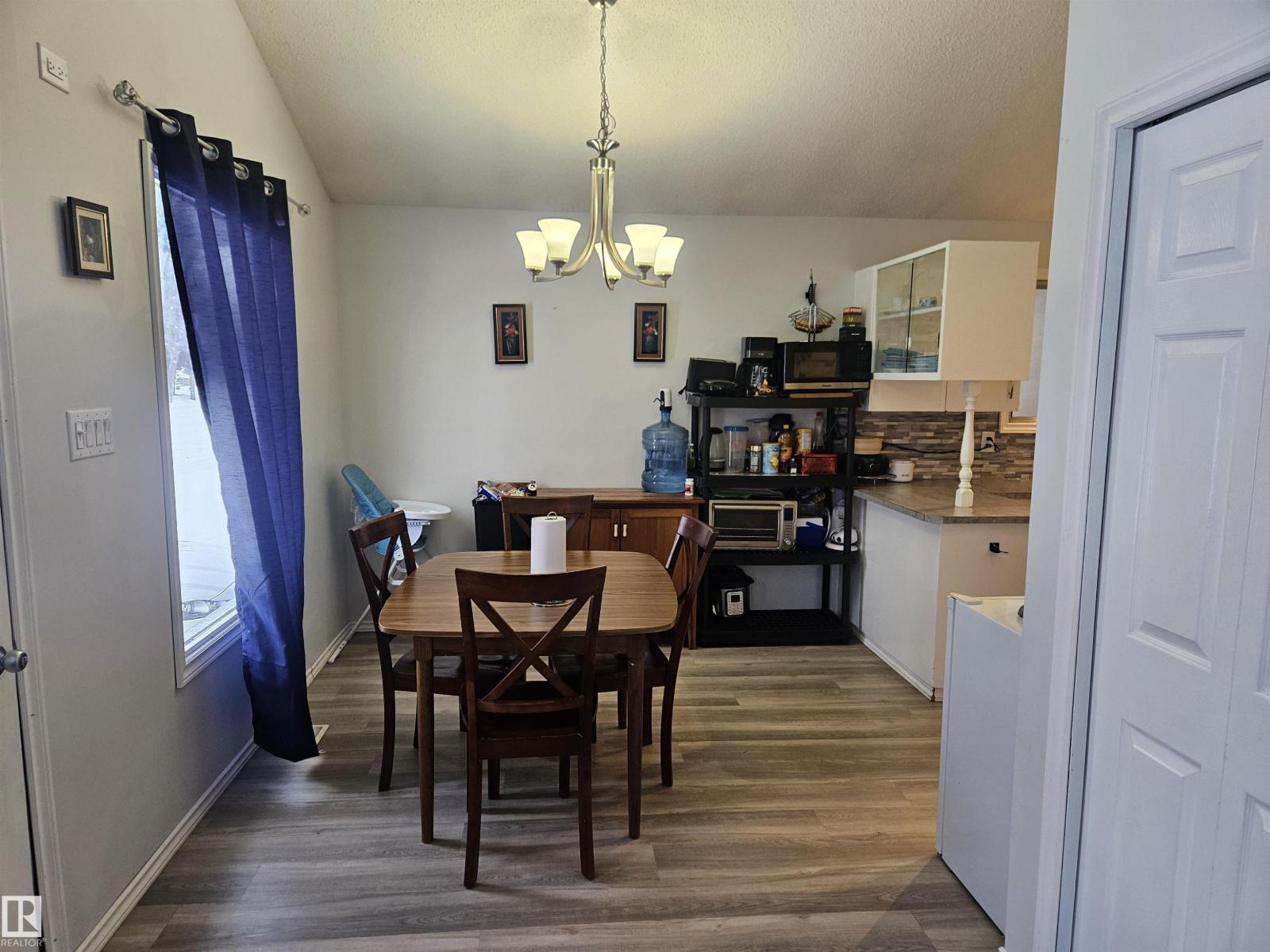 À vendre : 4407 50 AV, Two Hills, Alberta T0B4K0 - E4469063 | REALTOR.ca