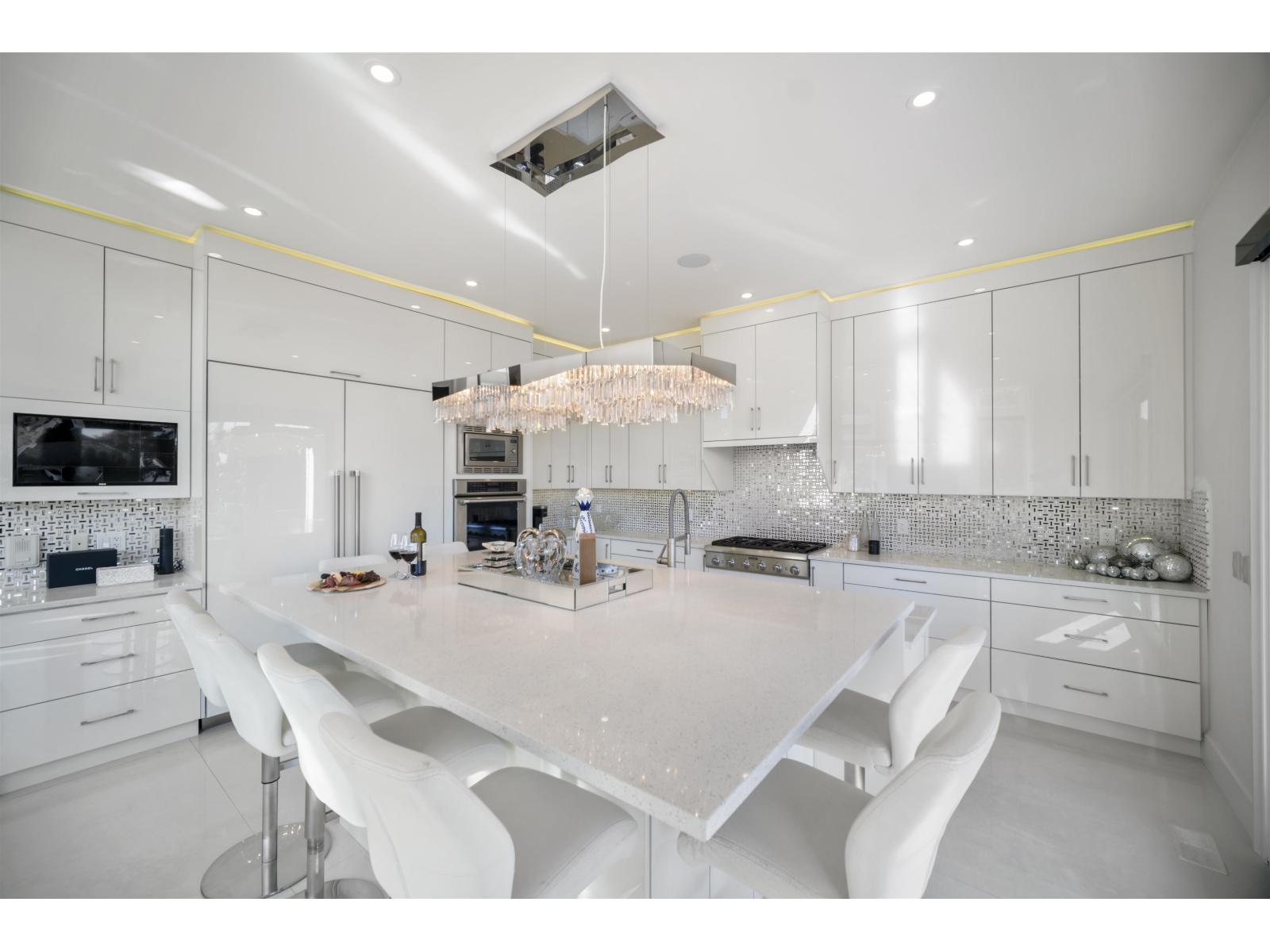 For sale: 3852 156A STREET, Surrey, British Columbia V3Z1X4 - R3075881 ...