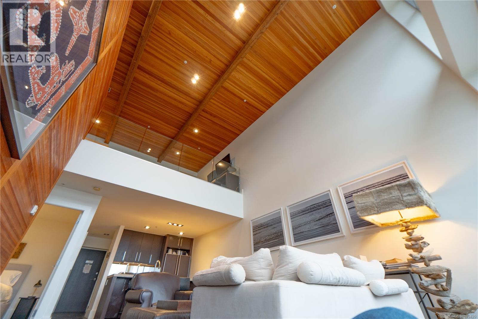 For sale: 304 368 Main St, Tofino, British Columbia V0R2Z0 - 1022420 ...