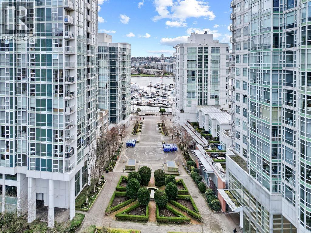 For sale: 123 AQUARIUS MEWS, Vancouver, British Columbia V6Z2Z1 ...