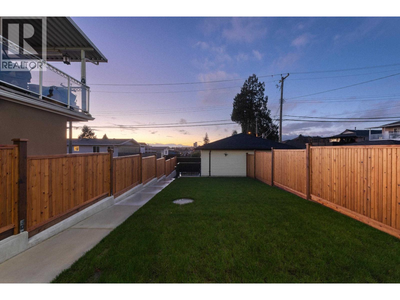 For sale: 2 7361 FRASER STREET, Vancouver, British Columbia V5X3W1 - R3076074 | REALTOR.ca