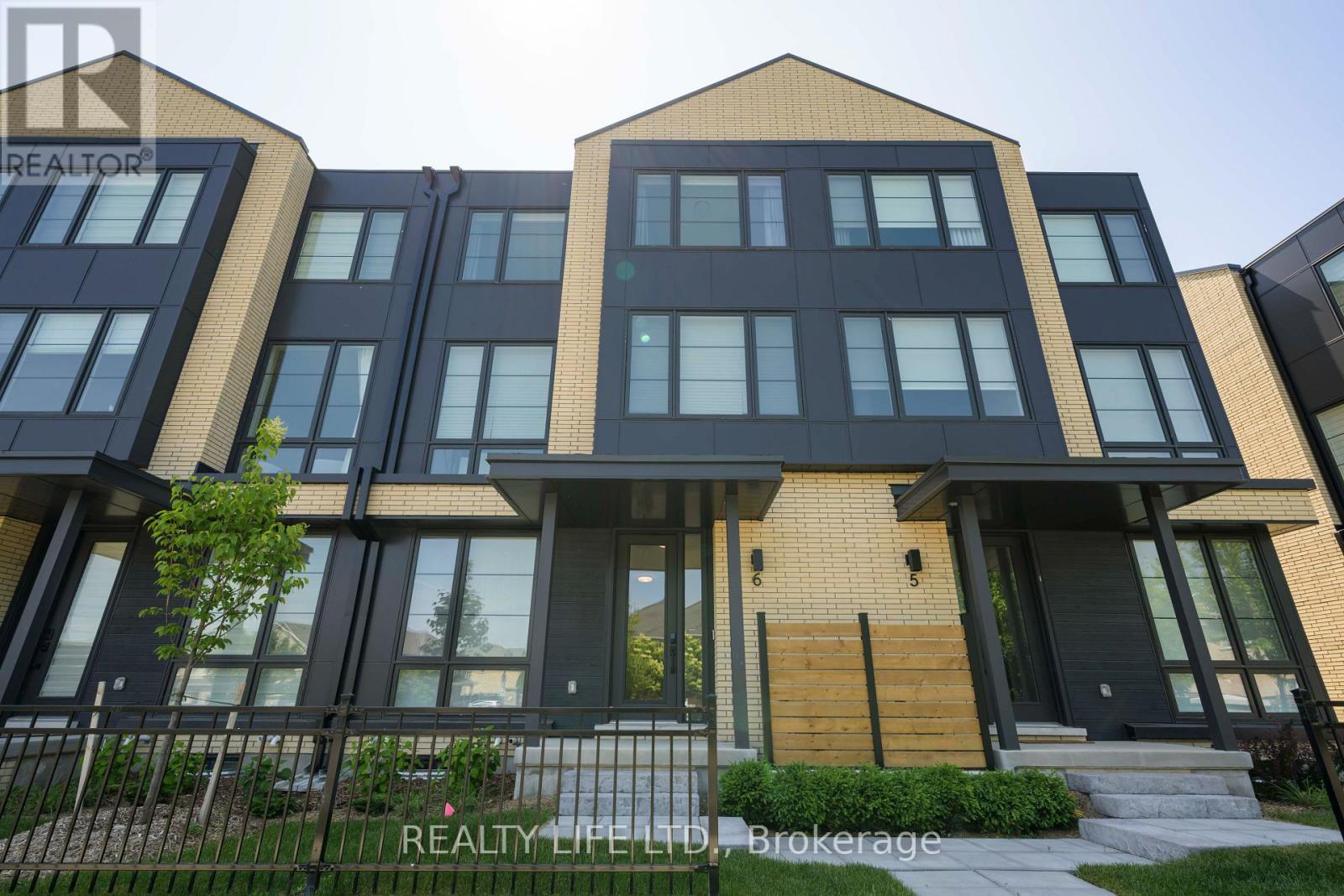 For sale: 6 - 2273 TURNBERRY ROAD, Burlington (Rose), Ontario L7M2B2 ...