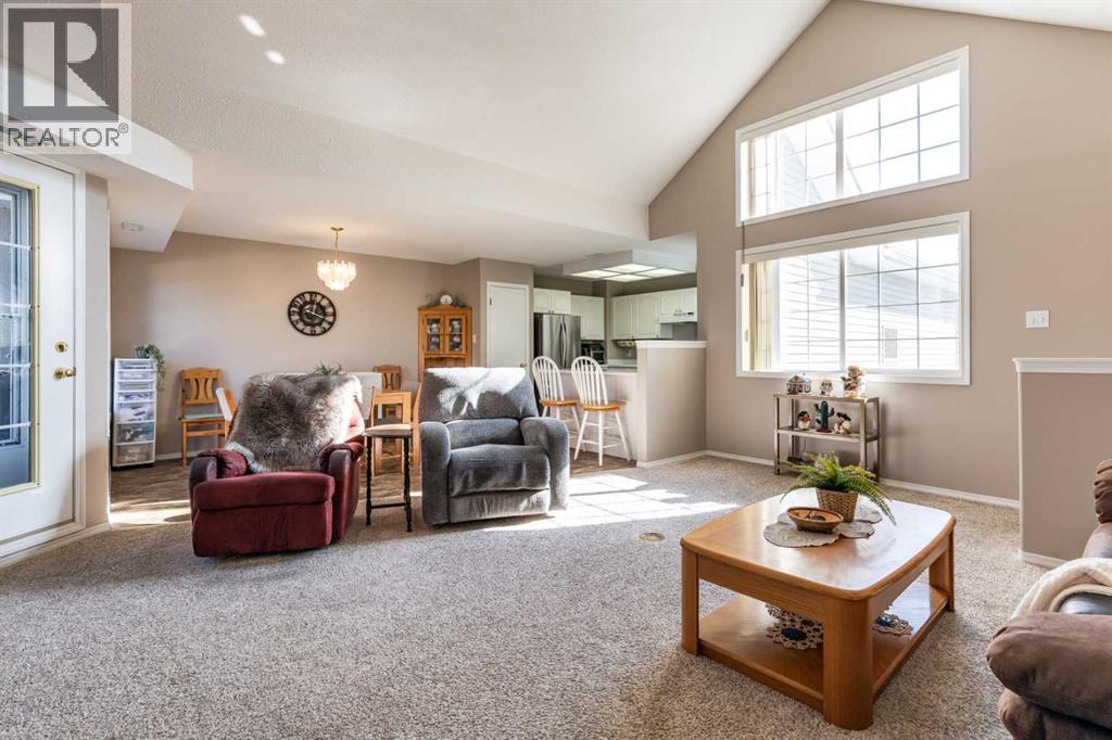 For sale: 304, 221 Cameron Road SE, Medicine Hat, Alberta T1B4B5 ...