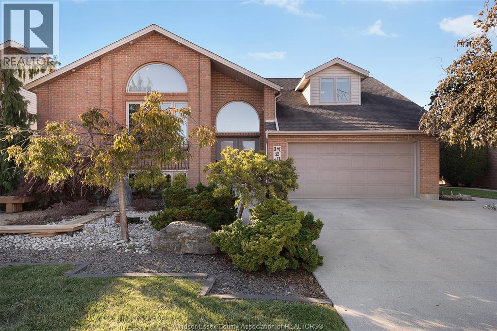 For sale: 123 PHEASANT RUN, Lakeshore, Ontario N8L0Z7 - 26000252 ...